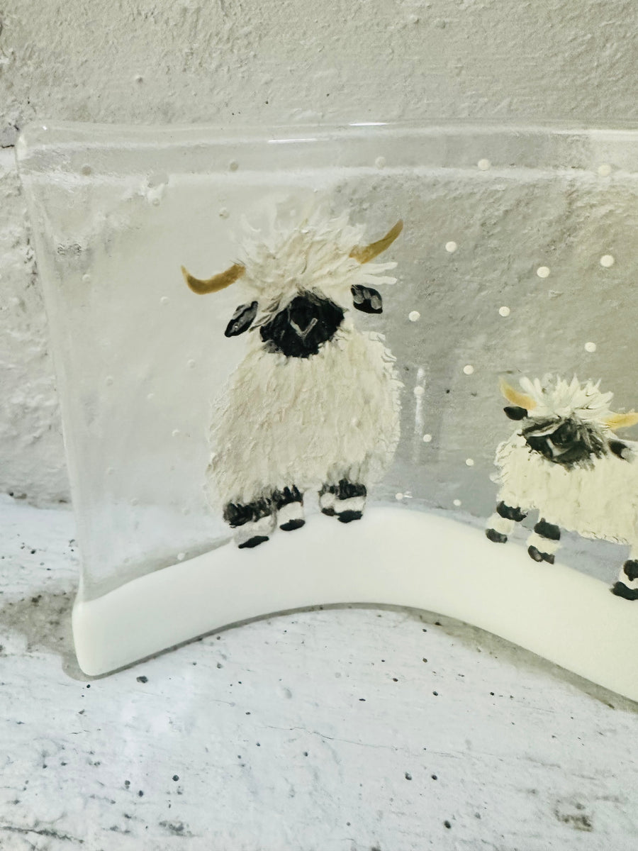 Fused Glass Valais Black Nosed Sheep Self Standing winters snow – Ally ...